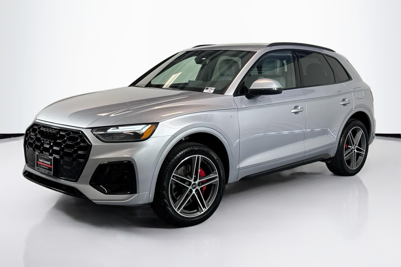 Pre-Owned 2025 Audi Q5 TFSI e Pug-in Hybrid S line Premium Plus Sport ...